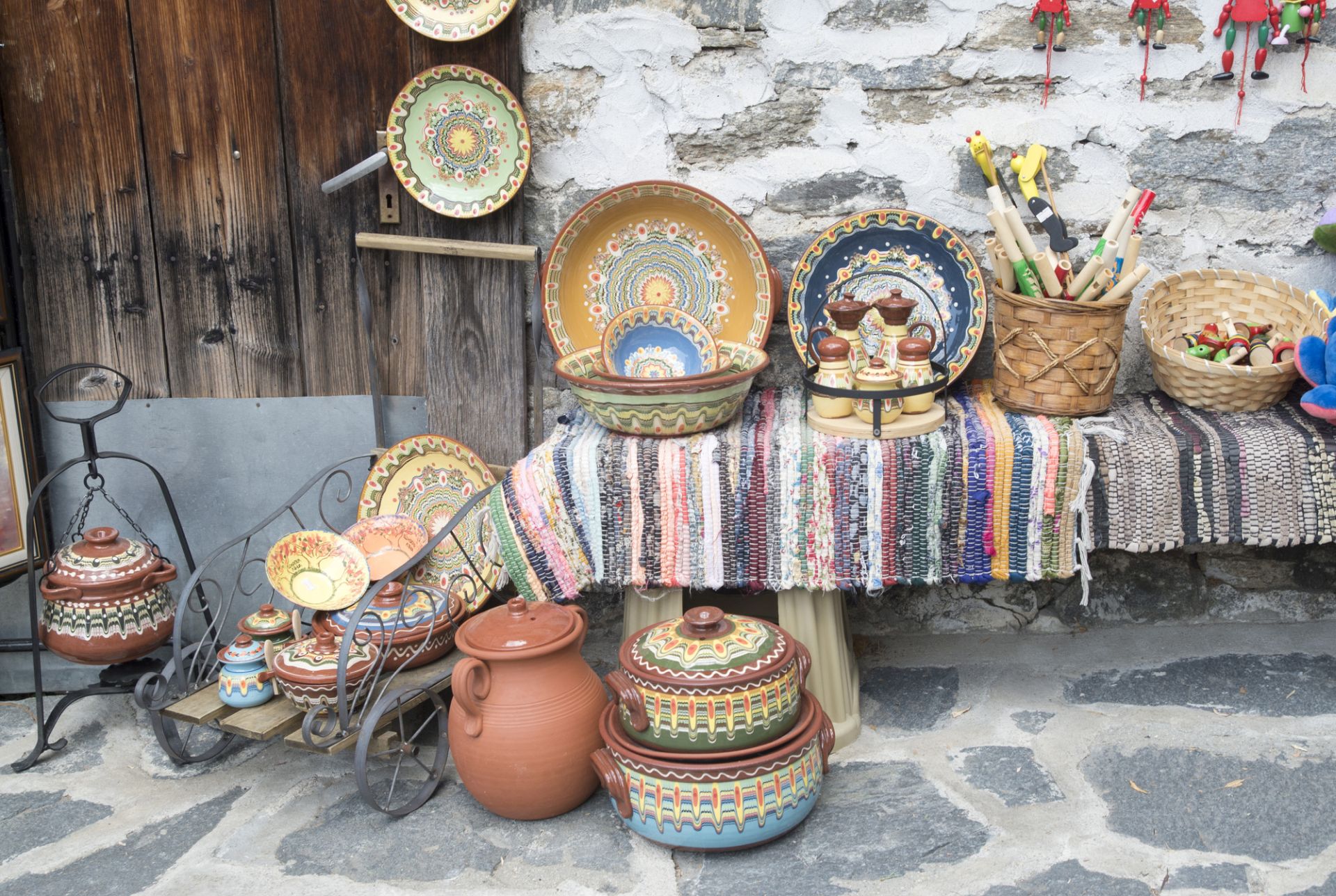 Art and Craftsmanship in Crete: Exploring Local Markets and Artisan ...