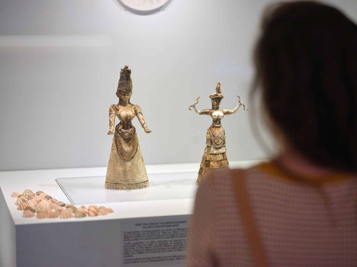Unveiling the Mystery of the Snake Goddess Figurine: A Symbol of Minoan ...